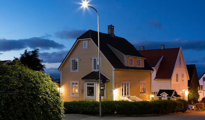 How to compare lighting designs for road and street applications ...